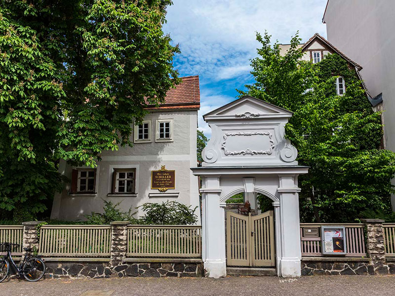Theater »Wolfgang Borchert: Draußen vor der Tür« im Schillerhaus ...