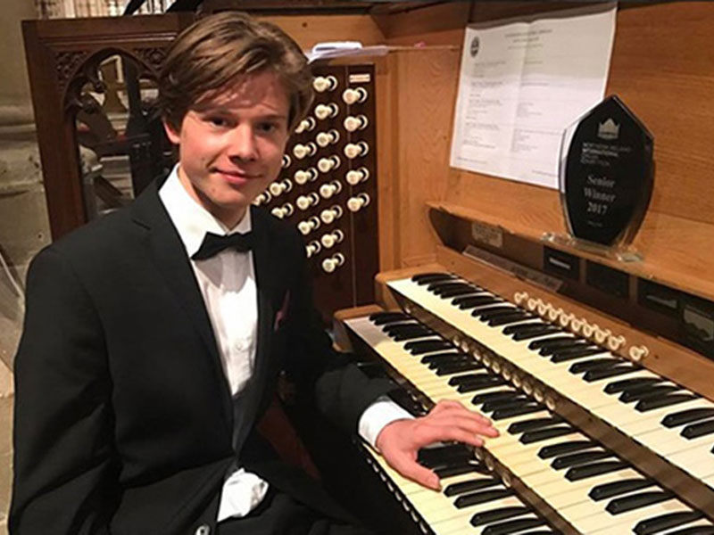 Student des Kirchenmusikalischen Instituts der HMT Leipzig gewinnt ...