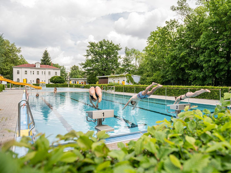 Planschen mit viel Abstand: Leipzigs Freibäder starten in die Saison ...