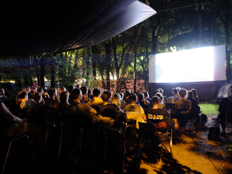 2cl Sommerkino auf Conne Island in Leipzig-Connewitz startet ...