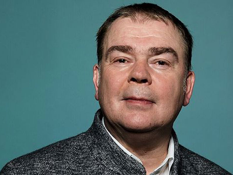 Max Goldt liest im Ballsaal der Schaubühne Lindenfels - LEIPZIGINFO.DE